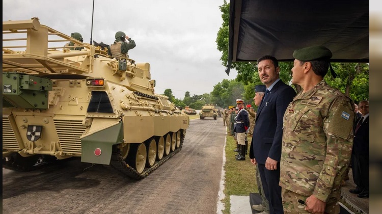 LA MODERNIZACIÓN DEL EJERCITO ARGENTINO: ESCUADRÓN DE 10 UNIDADES DE ...